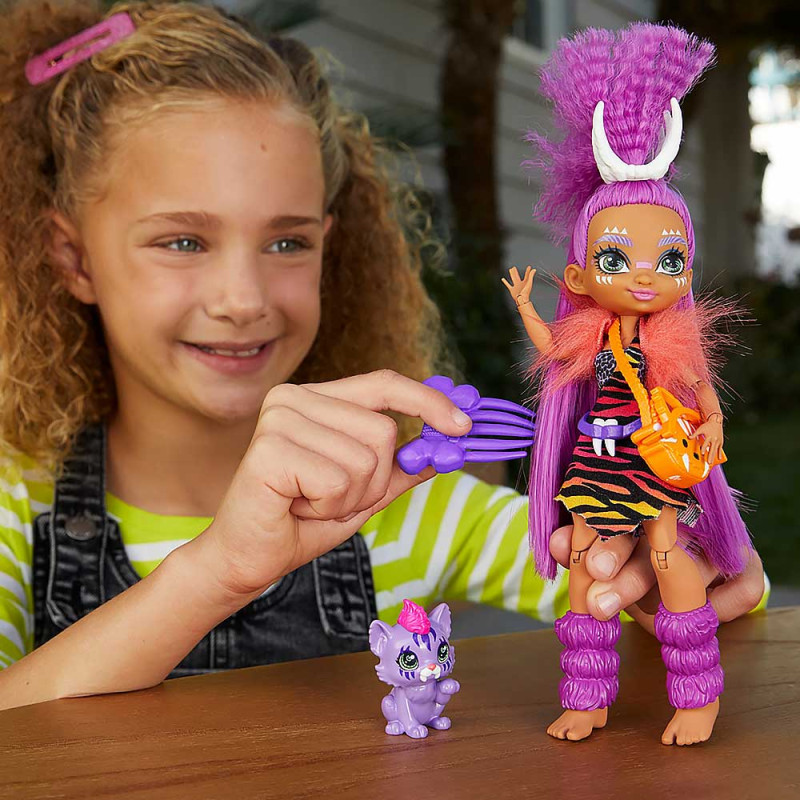 Boneca Articulada Cave Club com Dino - Roaralai e Ferrell - Mattel