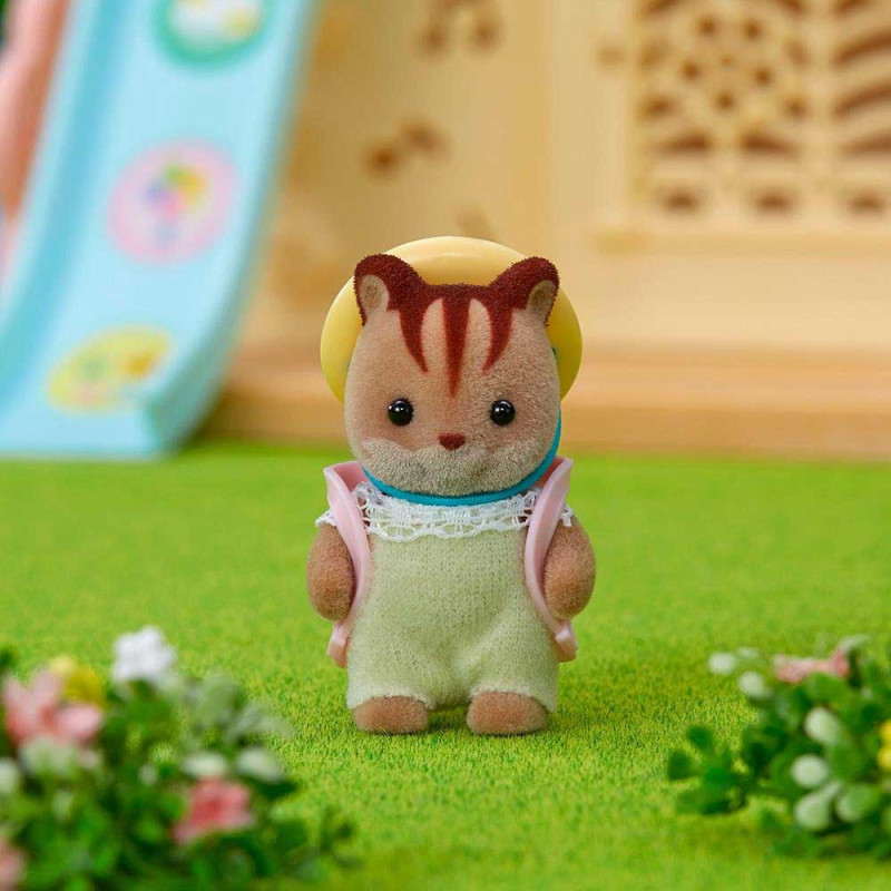 Figura com Acessório - Sylvanian Families - Bebê Esquilo Noz - Epoch Magia
